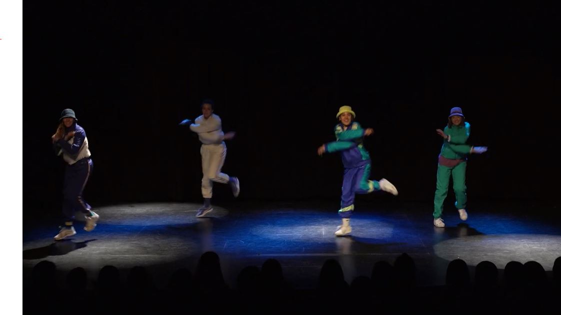 Spectacle de breakdance par le LEGENDARY CREW - culturepdh.com